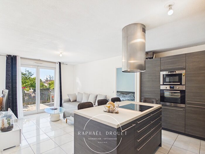 Vaulx-en-Velin, Village - Appartement 4 pièces à vendre