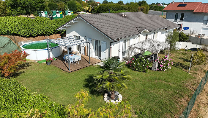 Maison à vendre - Collonges - 5 pièces - 4 chambres