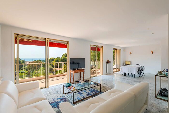 Appartement 5 pièces à vendre - Cagnes-sur-Mer, Haut de Cagnes