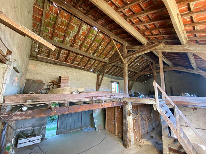 Maison à vendre - Saint-Christoly-de-Blaye - 3 pièces - 4 chambres