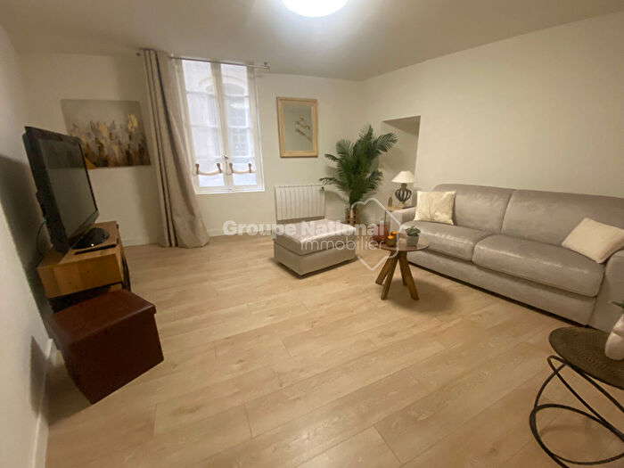 Appartement 3 pièces à louer à Nîmes, Ecusson, Arènes