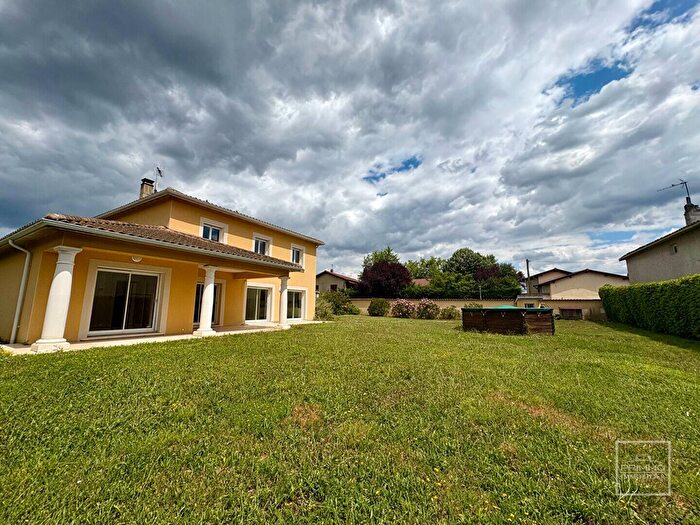 Maison à louer - Francheville le Haut-Bruissin - 8 pièces - 6 chambres