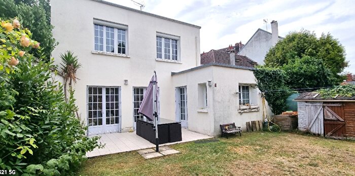 Maison à vendre - Mantes-la-Jolie, Centre-ville - 9 pièces - 5 chambres