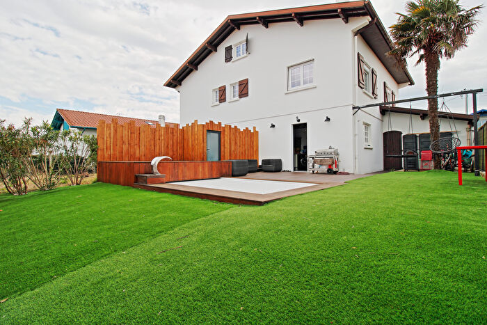 Maison à vendre - Anglet, Centre-ville, Saint-Jean - 9 pièces - 6 chambres