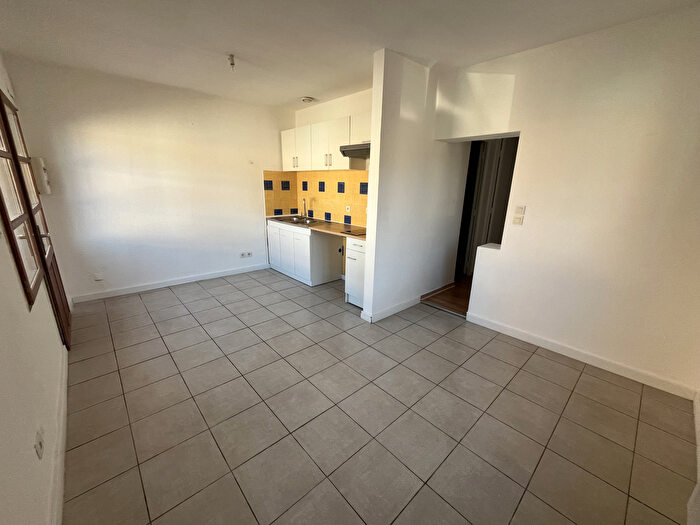 Vias, Ville : Appartement 2 pièces à louer