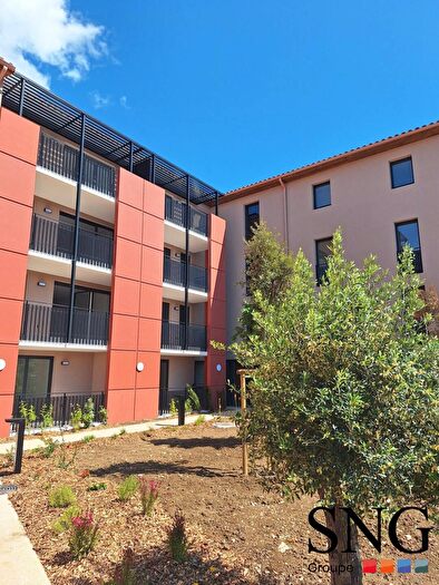 Appartement à louer - Nîmes - 4 pièces - 3 chambres