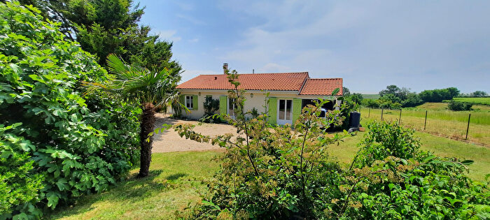 Maison à vendre - Chenac-Saint-Seurin-dUzet - 5 pièces - 3 chambres