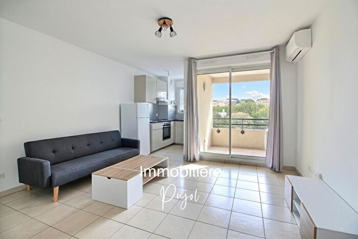 Appartement à louer - Marseille e , Saint-Jérome - 2 pièces - 1 chambre