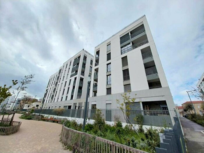 Appartement à louer - Le Grand Trou, Lyon ème arrondissement - 3 pièces - 2 chambres