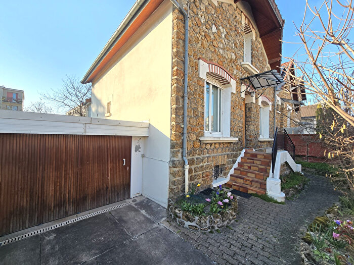 Maison à vendre - Bondy, La Mare à Veuve - 5 pièces - 3 chambres