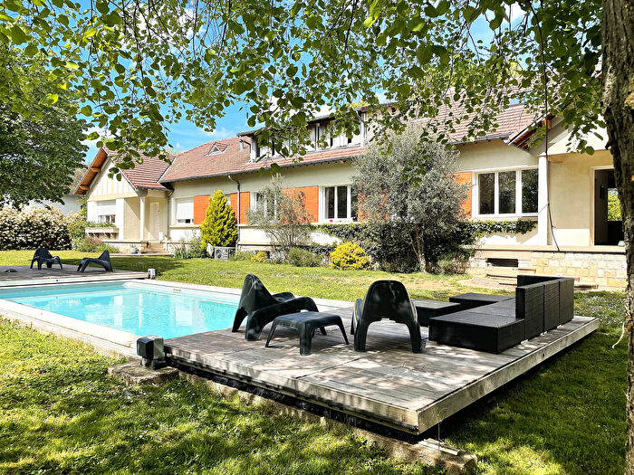 Maison 12 pièces à Bourges, à vendre