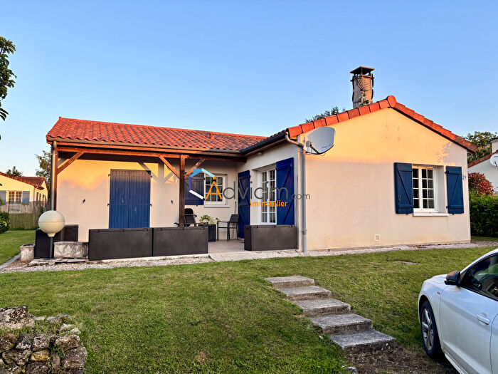 Vasles - Maison 3 pièces à vendre