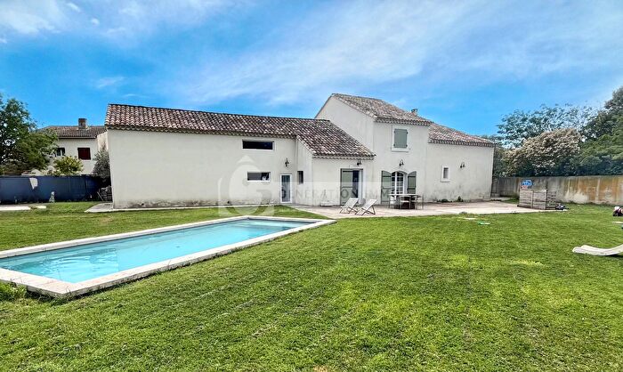 Maison 7 pièces à vendre à Arles, Pont de Crau, Moulès