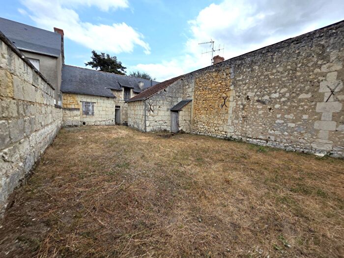 Vernoil-le-Fourrier : Maison 2 pièces à vendre