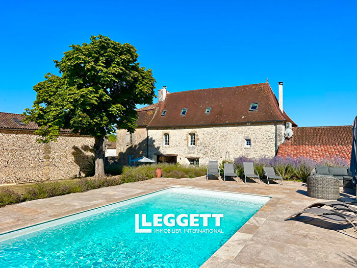 Maison à vendre - Faux - 12 pièces - 6 chambres