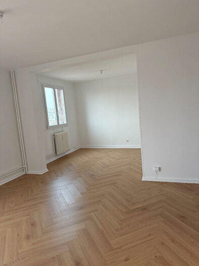 Appartement à louer - Chalon-sur-Saône, Centre-ville - 4 pièces - 2 chambres