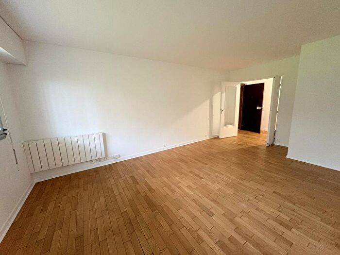 Appartement 3 pièces à Asnières-sur-Seine, Gresillons, Voltaire, à louer
