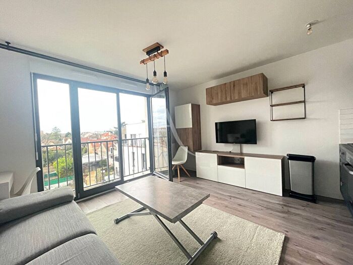 Appartement à louer - Delaune, Villejuif - 1 pièce