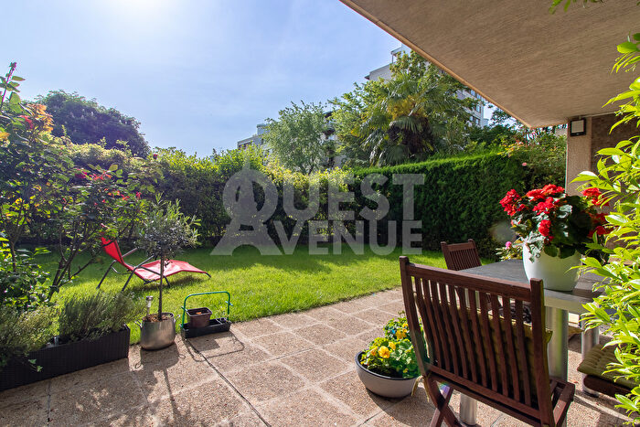 Appartement à vendre - Saint-Cloud, Centre-ville - 3 pièces - 2 chambres