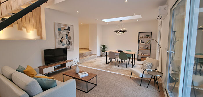 Appartement à vendre - LIsle-sur-la-Sorgue, Centre-ville - 4 pièces - 2 chambres