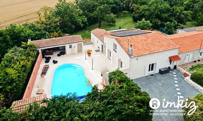 Maison à vendre - Saint-Jean-de-Liversay - 8 pièces - 6 chambres