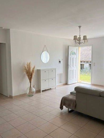 Saint-Denis-de-Pile : Maison 4 pièces à louer