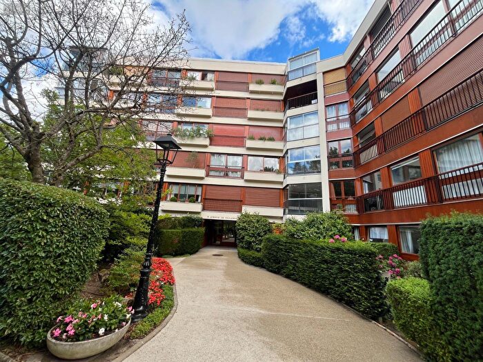 Le Chesnay, Saint-Germain, Nouvelle France : Appartement 4 pièces à vendre