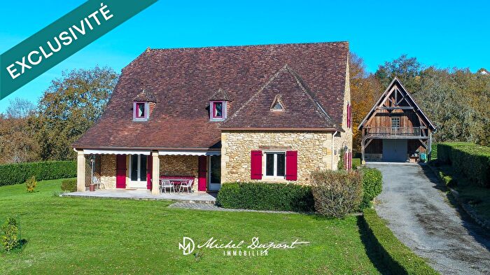 Maison à vendre - Le Bugue - 8 pièces - 4 chambres