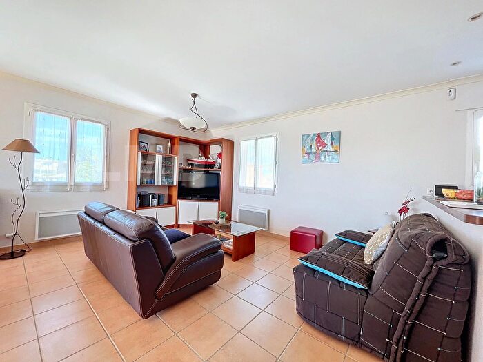Maisons à vendre et appartements à louer - 1
