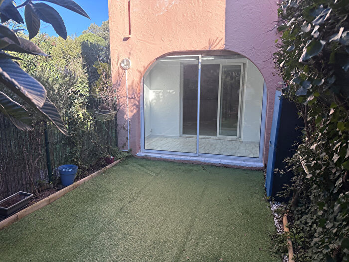 Appartement à louer - Fréjus, Centre-ville - 2 pièces - 1 chambre