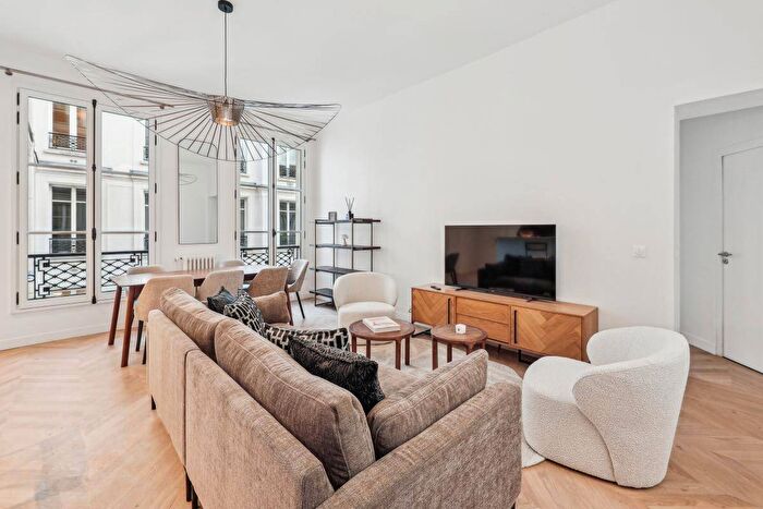 Appartement à louer - Parc Monceau, Paris ème arrondissement - 4 pièces - 3 chambres