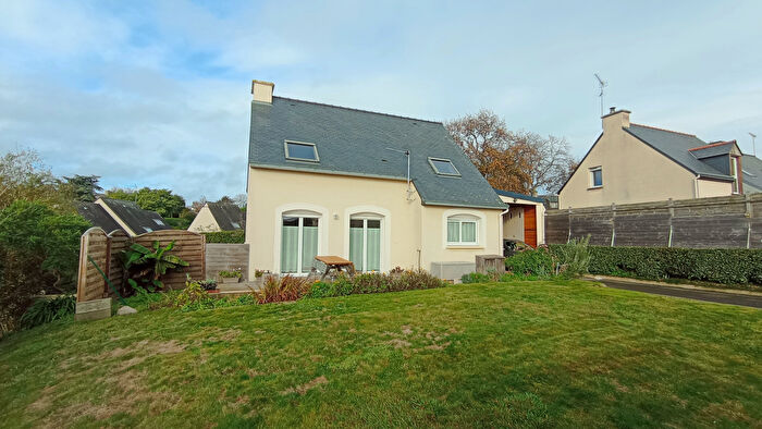 Maison à vendre - Ploubazlanec - 5 pièces - 4 chambres