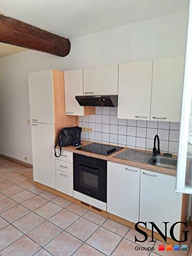 Appartement à louer - Les Cariatides, Beaucaire - 3 pièces - 2 chambres