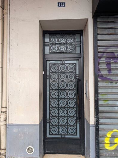 Appartement à louer - Plaine, Paris ème - 4 pièces - 3 chambres