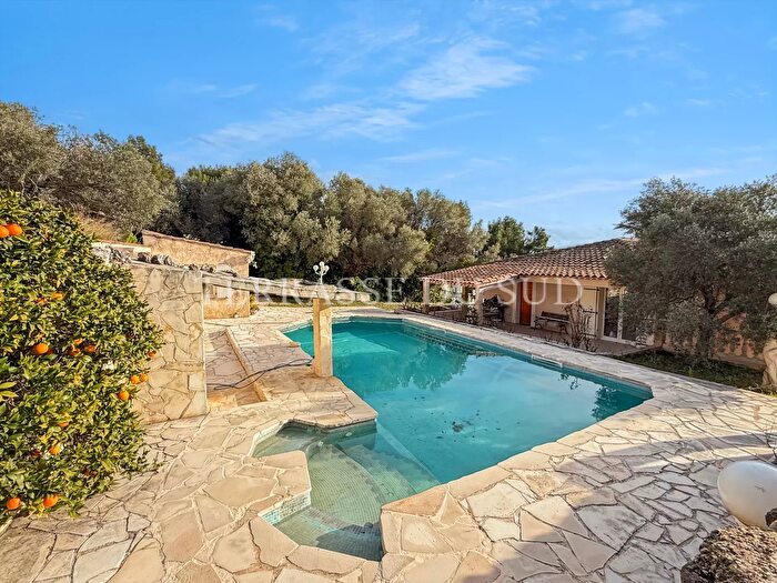 Maison à vendre - Marseille e , Saint-Mitre - 6 pièces - 3 chambres