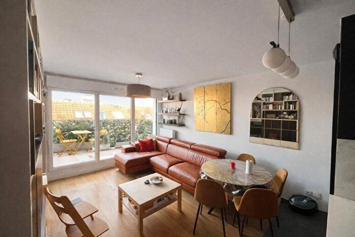 Plateau Ouest, Suresnes : Appartement 3 pièces à louer