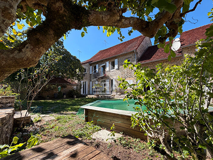 Maison 13 pièces à vendre à Voiteur