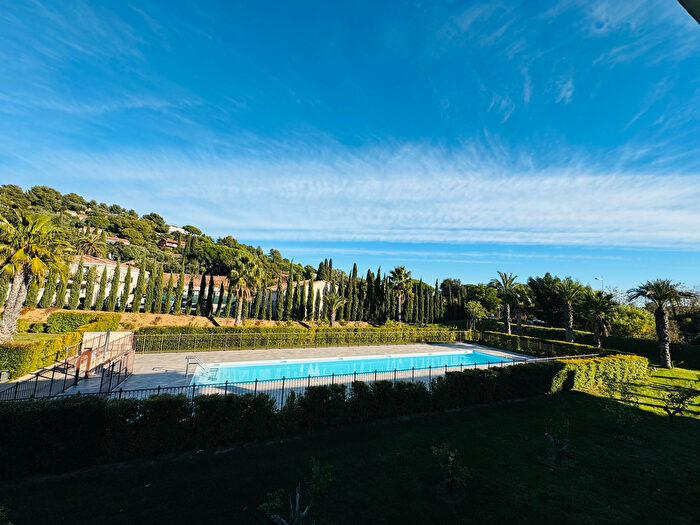 Appartement à vendre - Bormes-les-Mimosas, Centre-ville, Le Pin - 3 pièces - 2 chambres