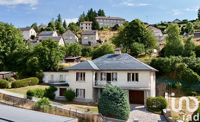 Maison à vendre - Saint-Alban-sur-Limagnole - 8 pièces - 5 chambres