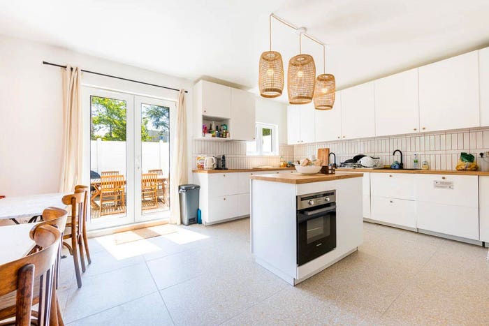 Maison 11 pièces à Barmonts, Villejuif, à louer