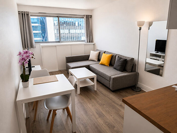 Appartement 1 pièce à louer à Courbevoie, Gambetta, La Défense
