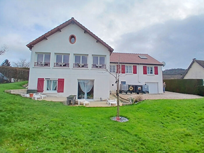 Maison à vendre - Saint-Pierre-es-Champs - 8 pièces - 6 chambres