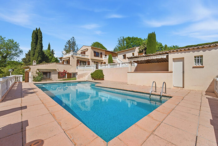 Maison 8 pièces à vendre à Saint-Paul-de-Vence