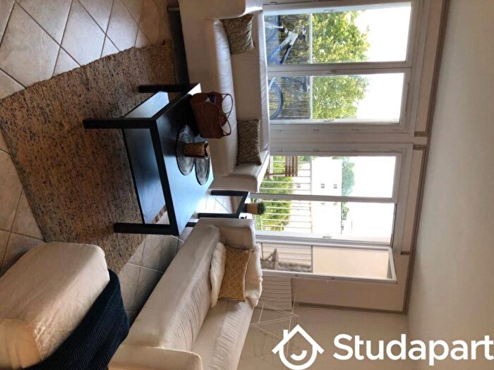 Appartement à louer - Les Près, Montigny-le-Bretonneux - 1 pièce - 4 chambres