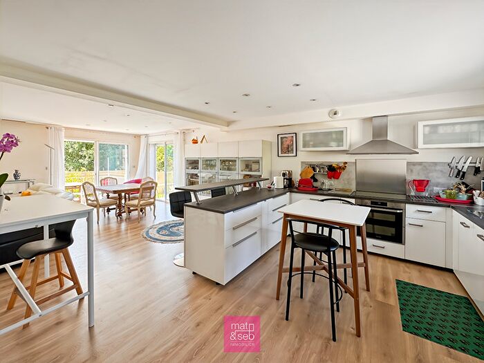 Maison à vendre - Montmirat - 4 pièces - 3 chambres