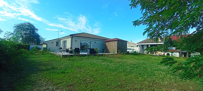 Maison à vendre - Cussac-Fort-Médoc - 4 pièces - 3 chambres