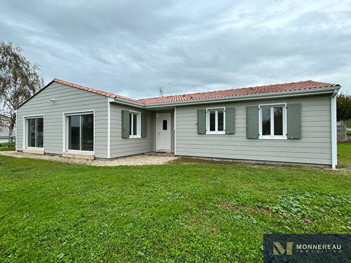 Maison à vendre - Saint-Maigrin - 6 pièces - 4 chambres