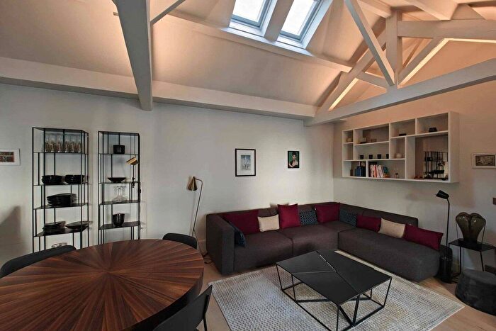 Appartement à louer - Monnaie, Paris ème arrondissement - 3 pièces - 2 chambres