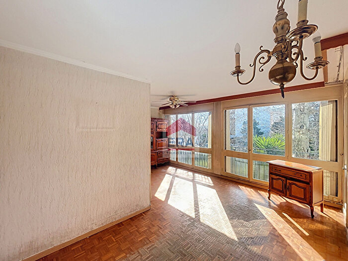 Appartement à vendre - Marseille e , Saint-Joseph - 5 pièces - 3 chambres