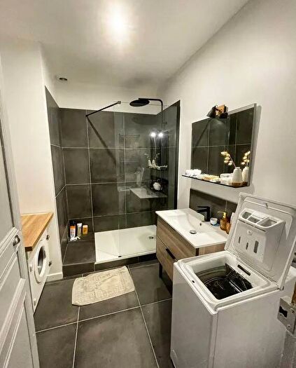 Appartement à louer - Le chapitre, Marseille er arrondissement - 3 pièces - 2 chambres